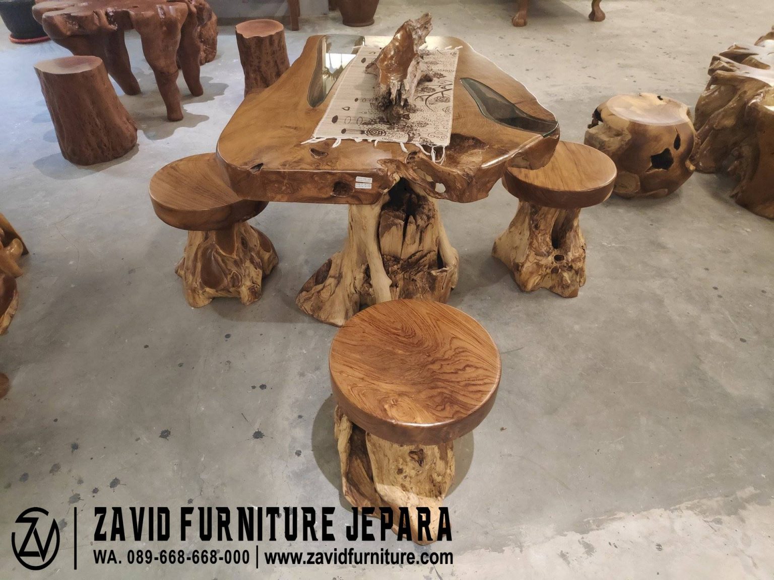 Meja Akar Kayu Trembesi Antik Unik - Meja Trembesi Murah