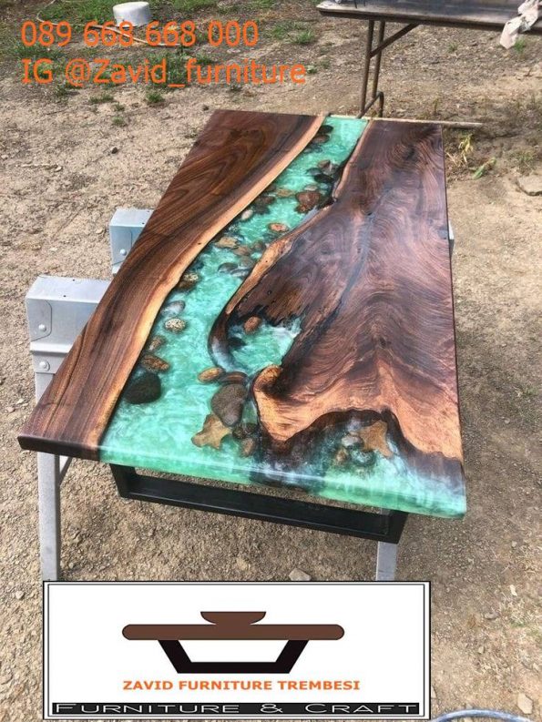 Meja Resin Kayu Jati Antik